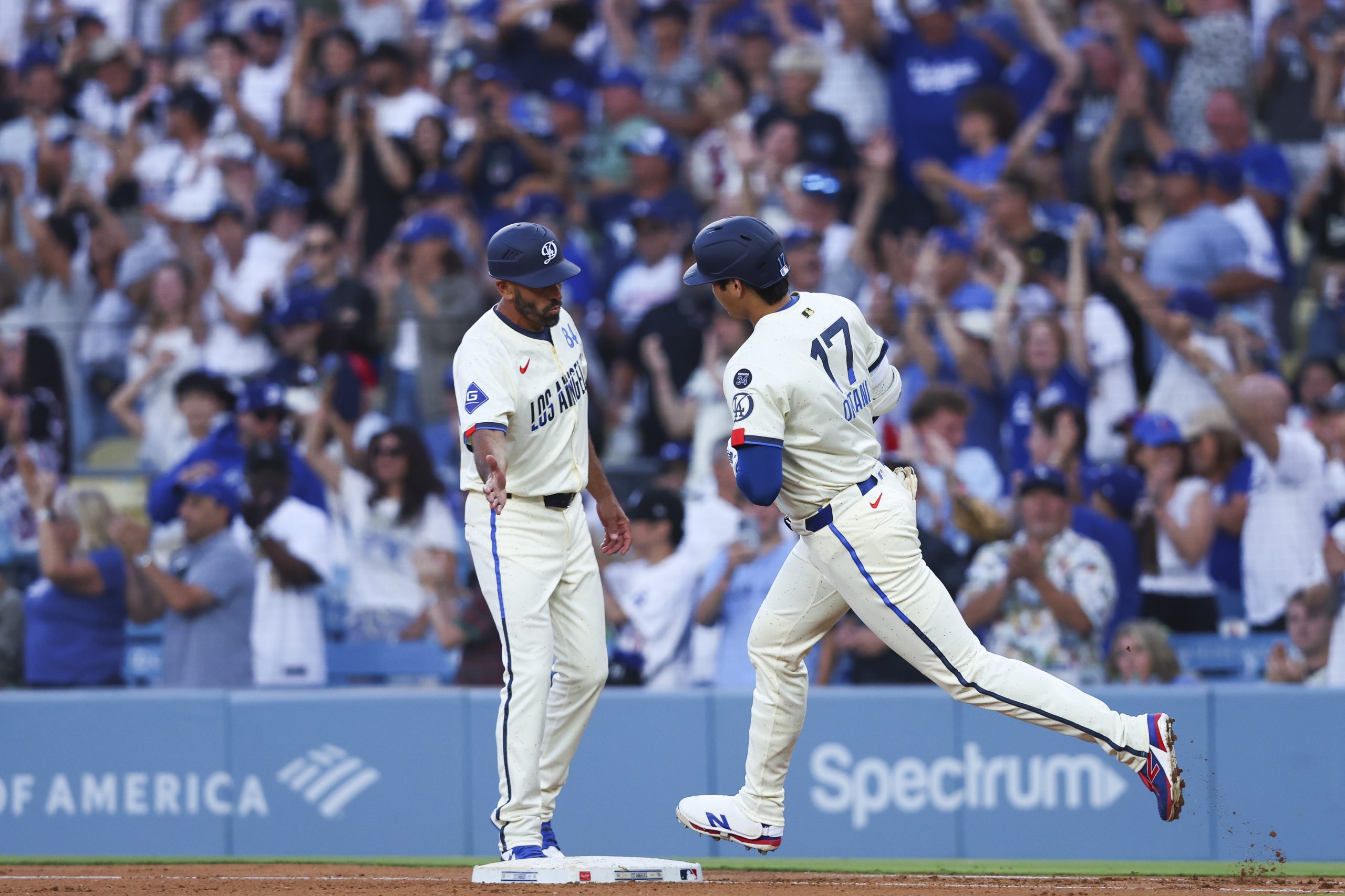 Dodgers vs Blue Jays: A Thrilling Showdown in MLB – CFS News