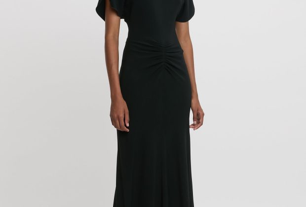 Victoria Beckham’s Transformative Clothing Line – CFS News
