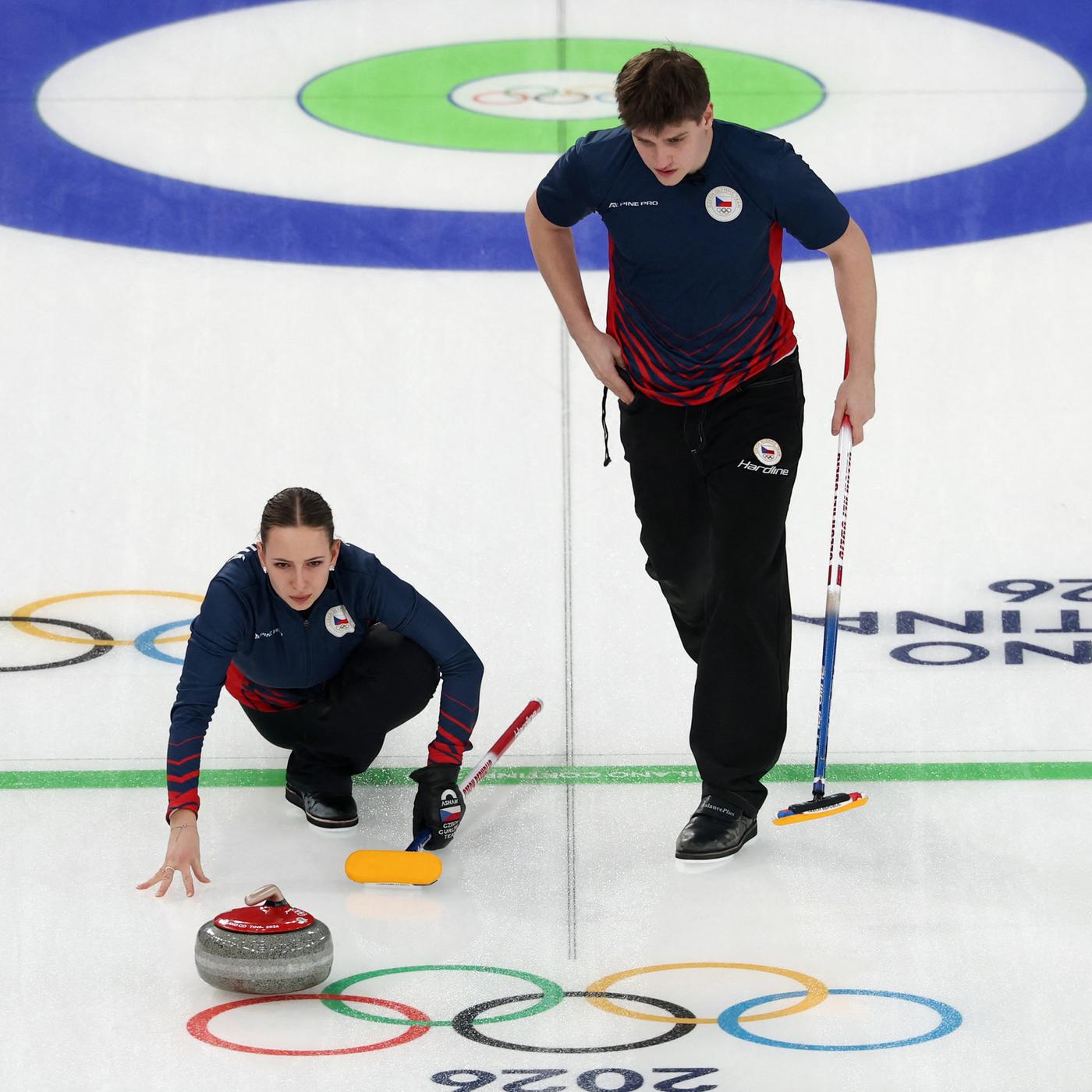 Understanding the Curling Sport: Rules, Equipment and Competition – CFS ...